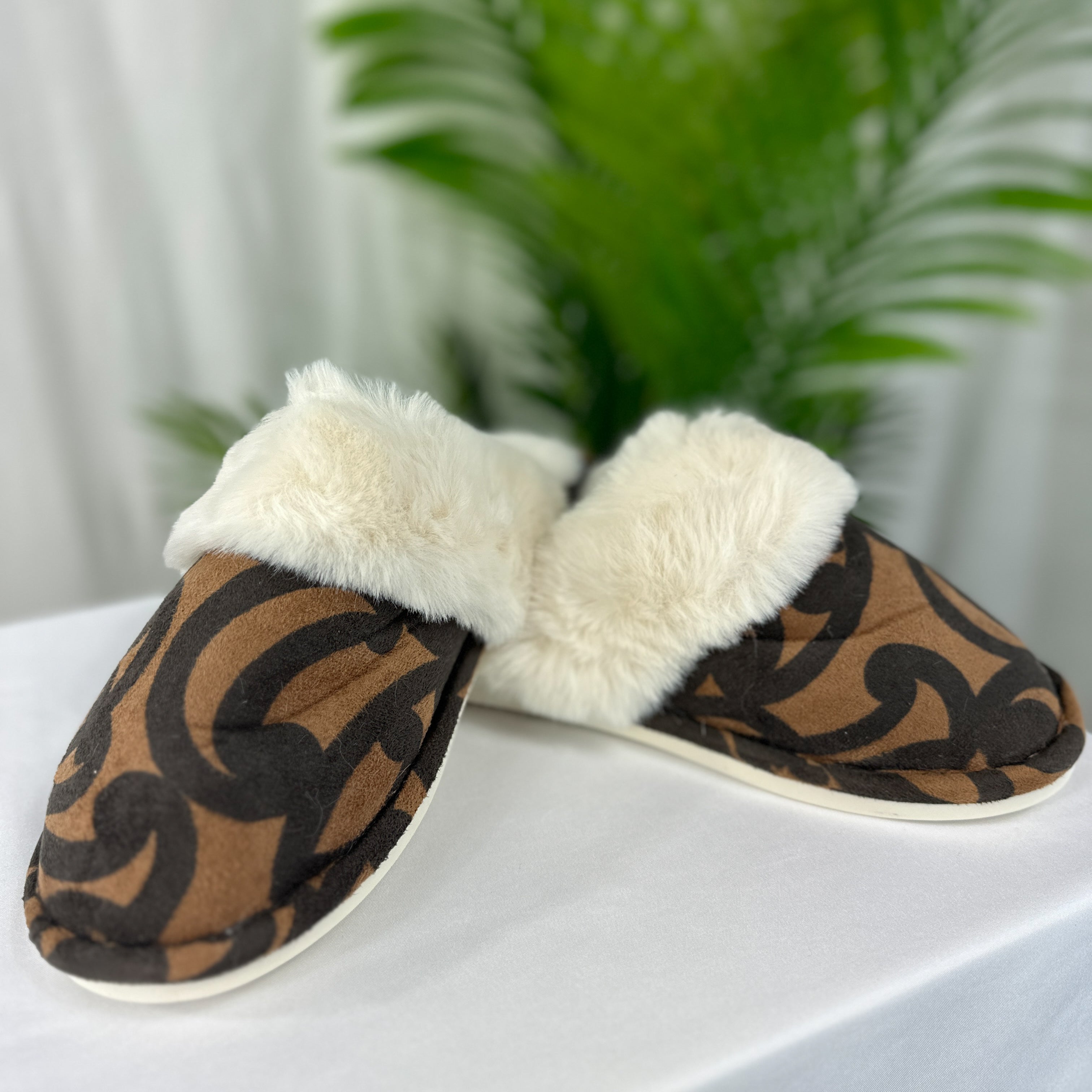 Slippers - (Tan - Maori Design) – Whenua